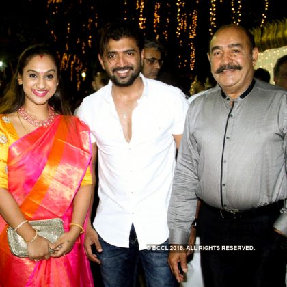 Actor Arun Vijay with Family & Cousins Sisters Gallery - Gethu Cinema