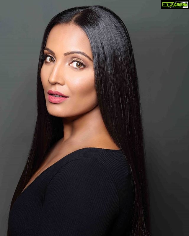 Dharma Prabhu Actress Meghna Naidu 2018 Latest Cute Images - Gethu Cinema