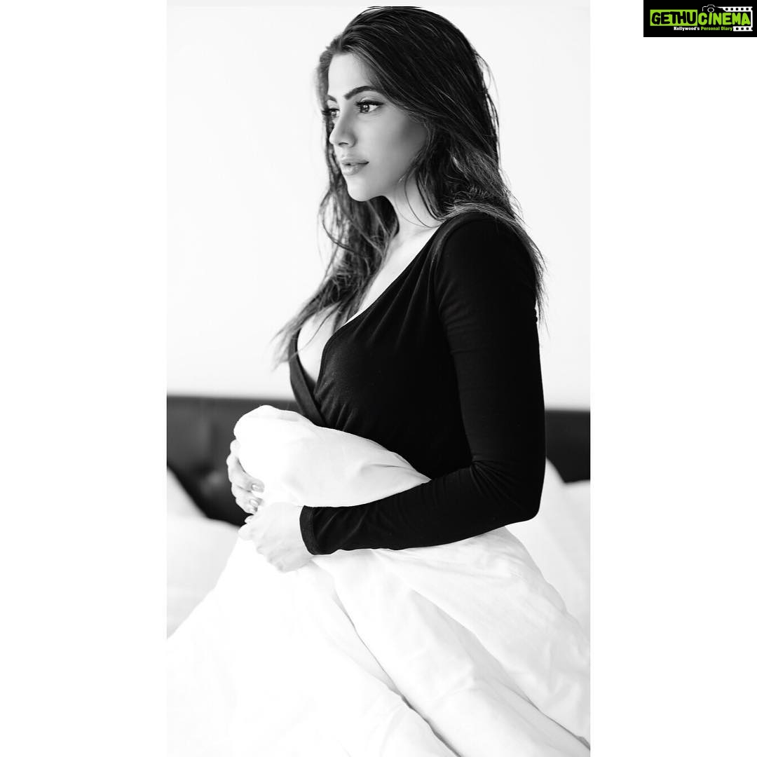 Muni 4 Actress Nikki Tamboli Unseen Glamorous Photo Shoot | Gethu Cinema