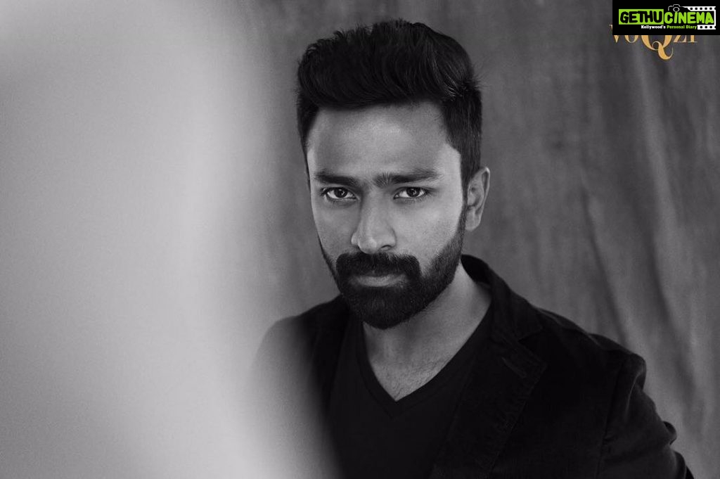 Actor Shanthanu Bhagyaraj HD Photos & Family Pictures | Gethu Cinema