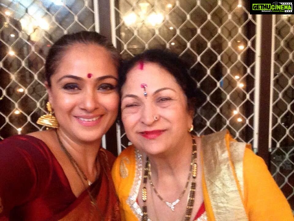 Simran, son, mom, kiss | Gethu Cinema