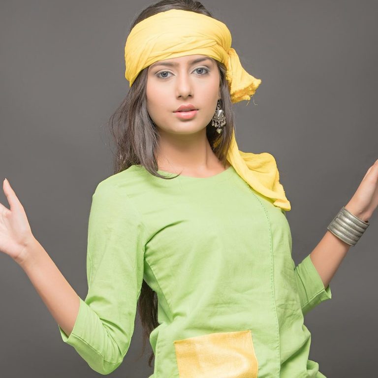 Actress Twinkle Meena Unseen Glamorous Photo Shoot - Gethu Cinema