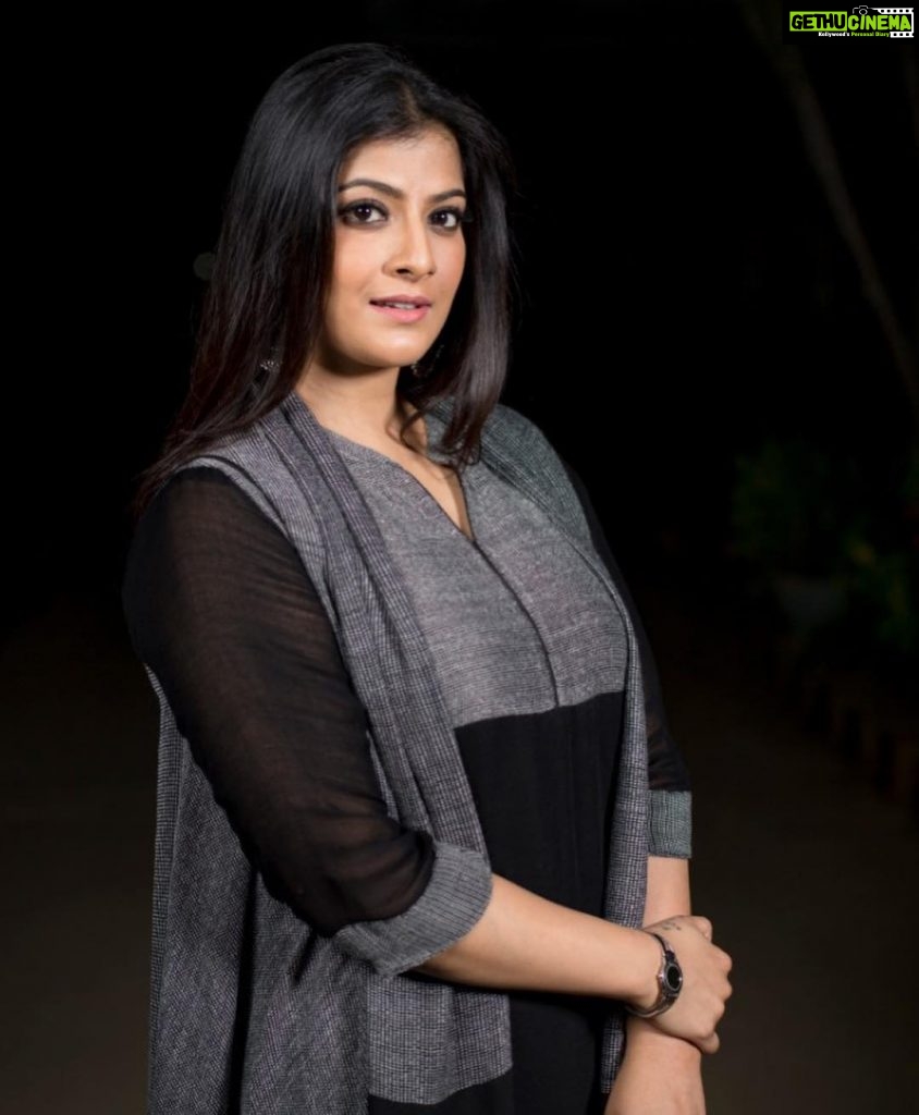 Actress Varalaxmi Sarathkumar 2018 Latest HD Photos & Photoshoot ...