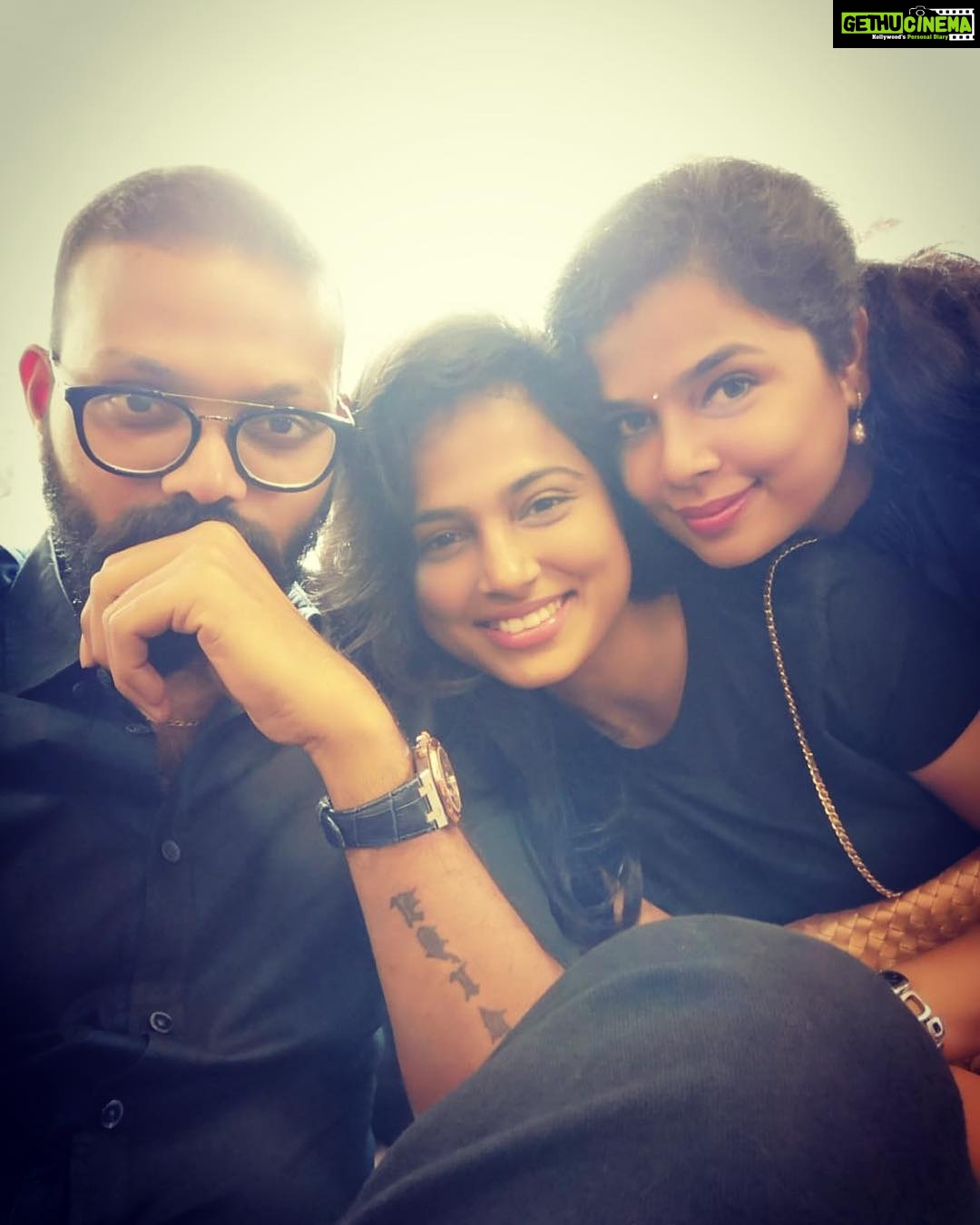 Actress Ramya Pandian with Celebrities & Family Pictures - Gethu Cinema