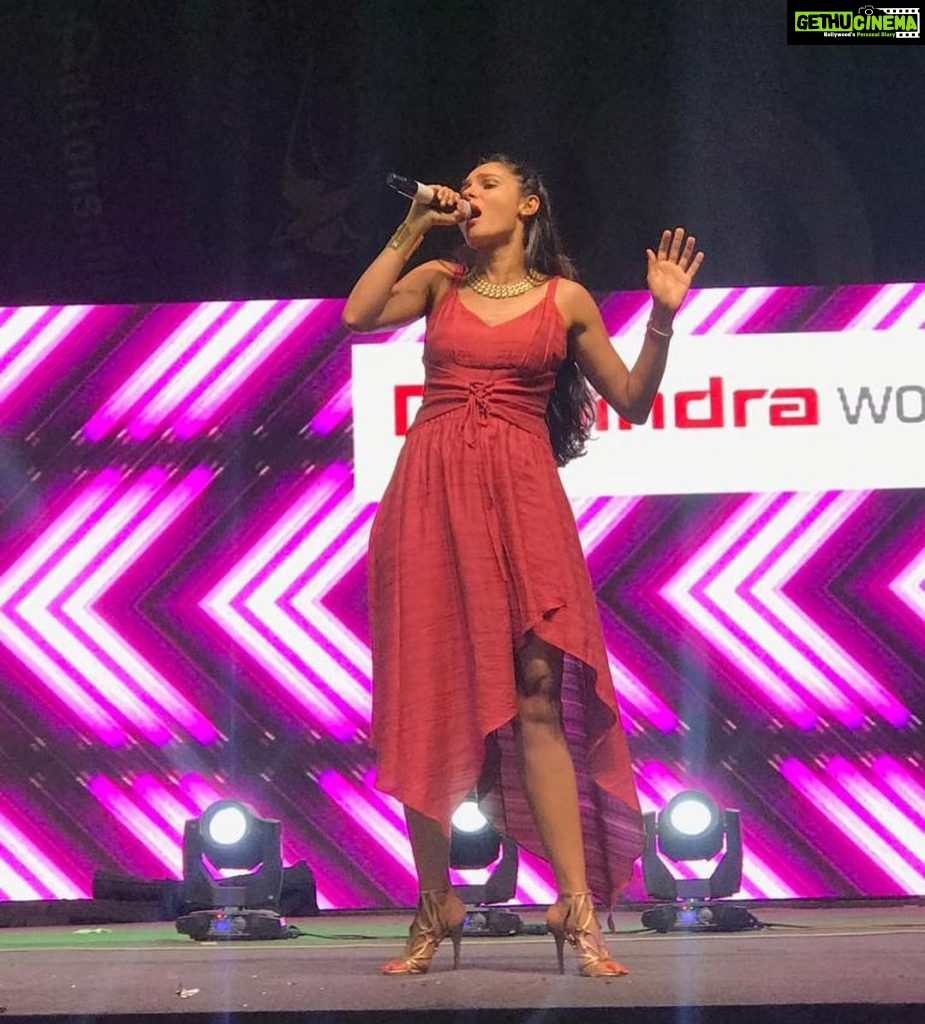 Andrea Jeremiah, swimming pool, bikini, tamil actress - Gethu Cinema