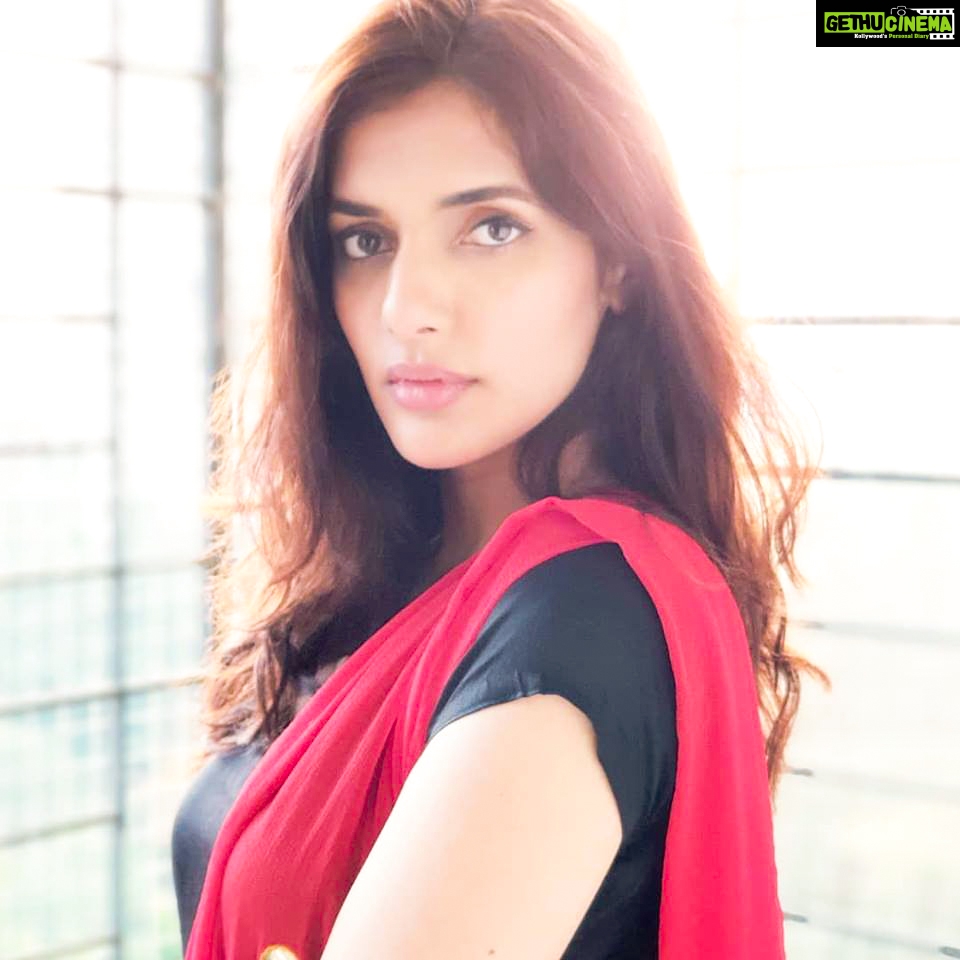 Actress Natasha Singh Latest HD Pictures | Gypsy Movie - Gethu Cinema