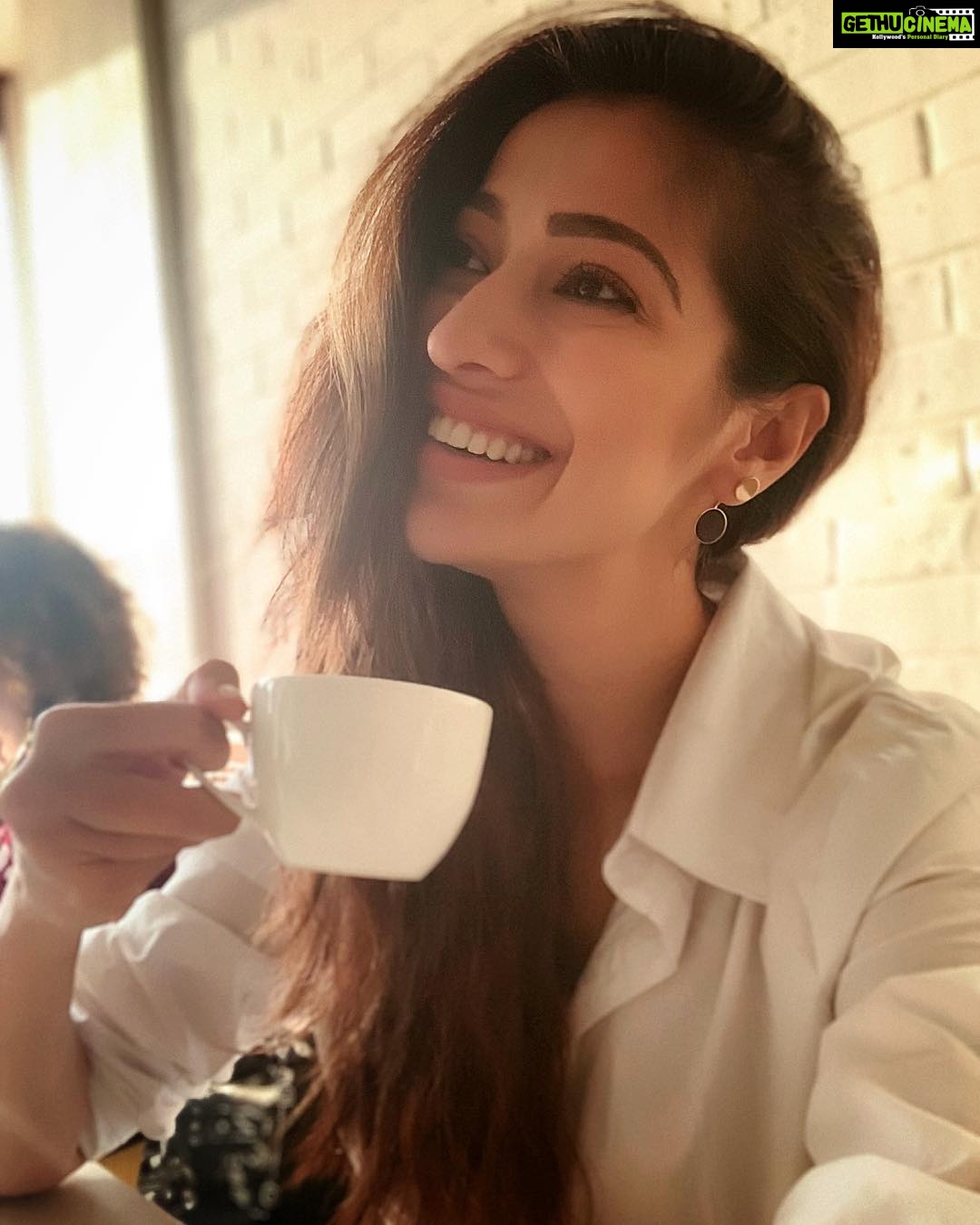 Raai Laxmi, smile, tea, tamil actress | Gethu Cinema