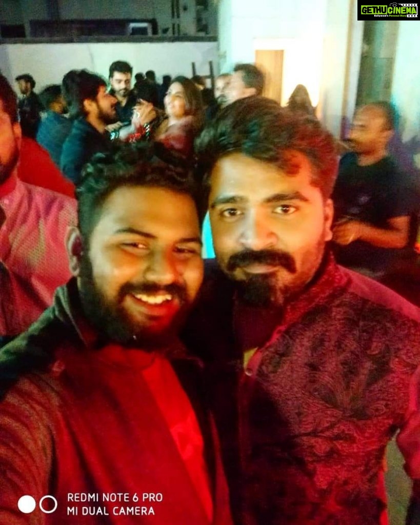 Simbu Latest New HD Stills With Celebrities & Fans | 2019 New Year ...