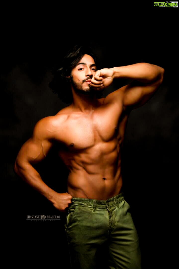 Actor Thakur Anoop Singh Latest Photoshoot Gallery | Gethu Cinema