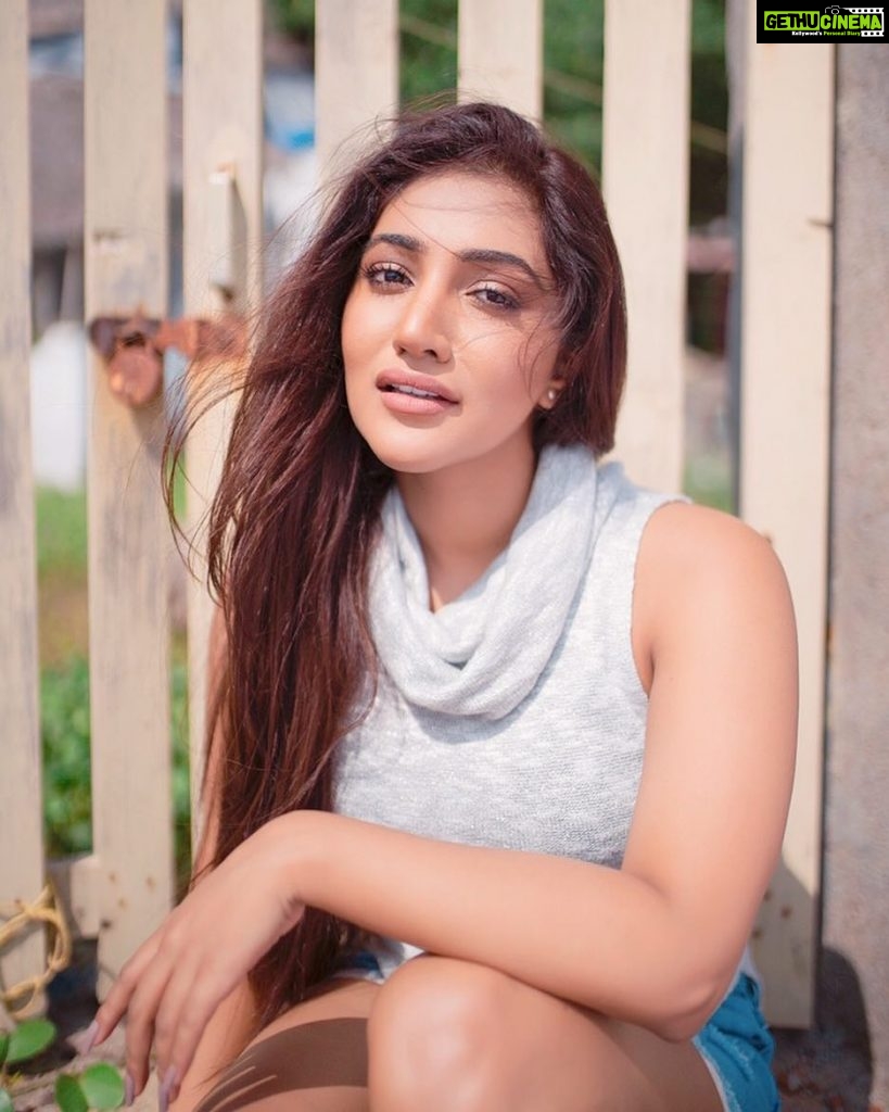 90 ml Actress Bommu lakshmi Unseen HD Photo Shoot Images | Gethu Cinema