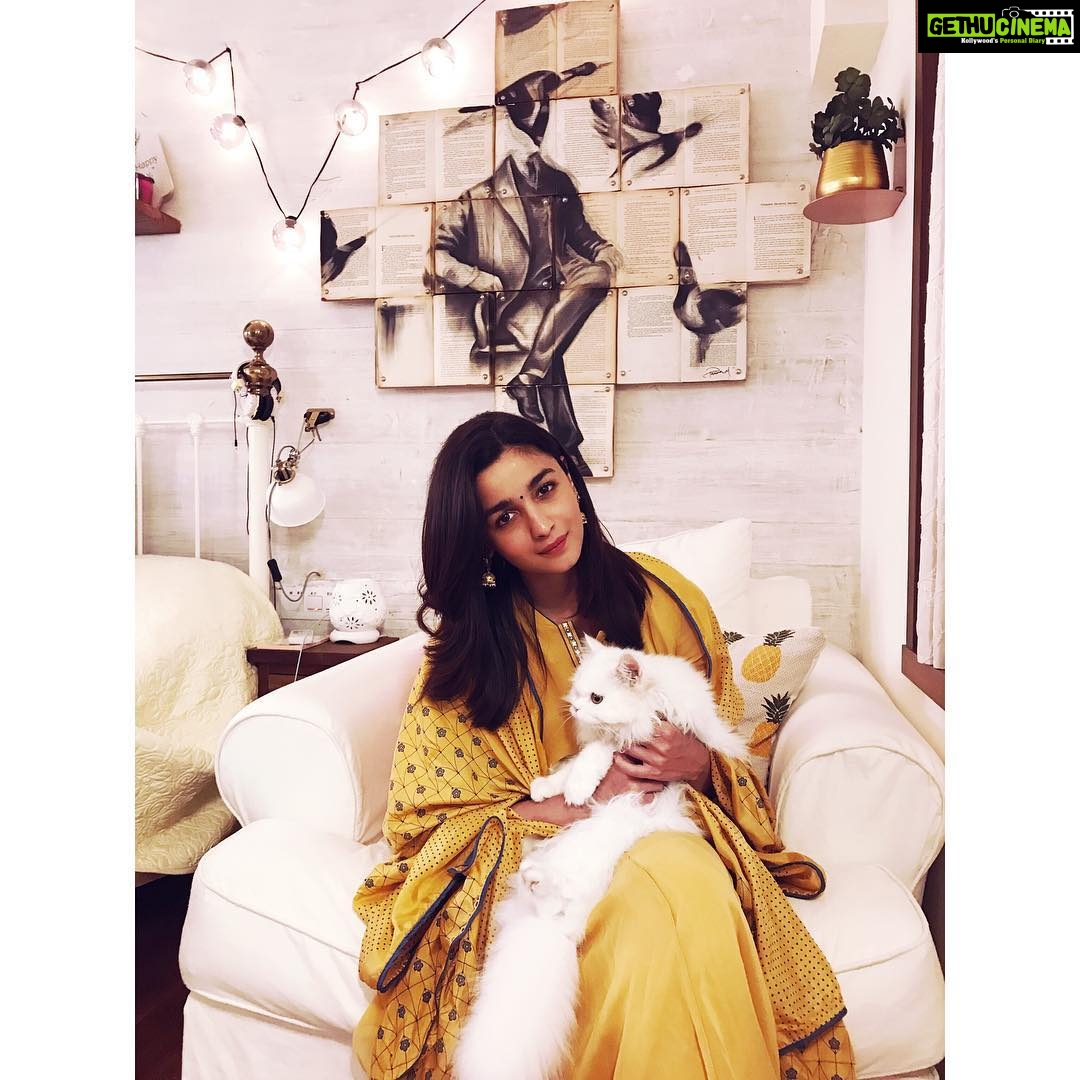 Alia Bhatt Instagram – BIG thank you from Eddie and I, for the 18M love ...