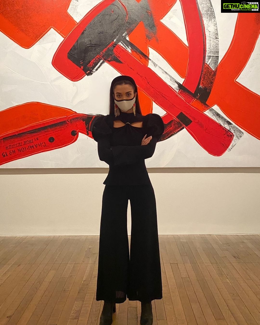 Actress Amy Jackson Instagram Photos and Posts January 2021 - Gethu Cinema