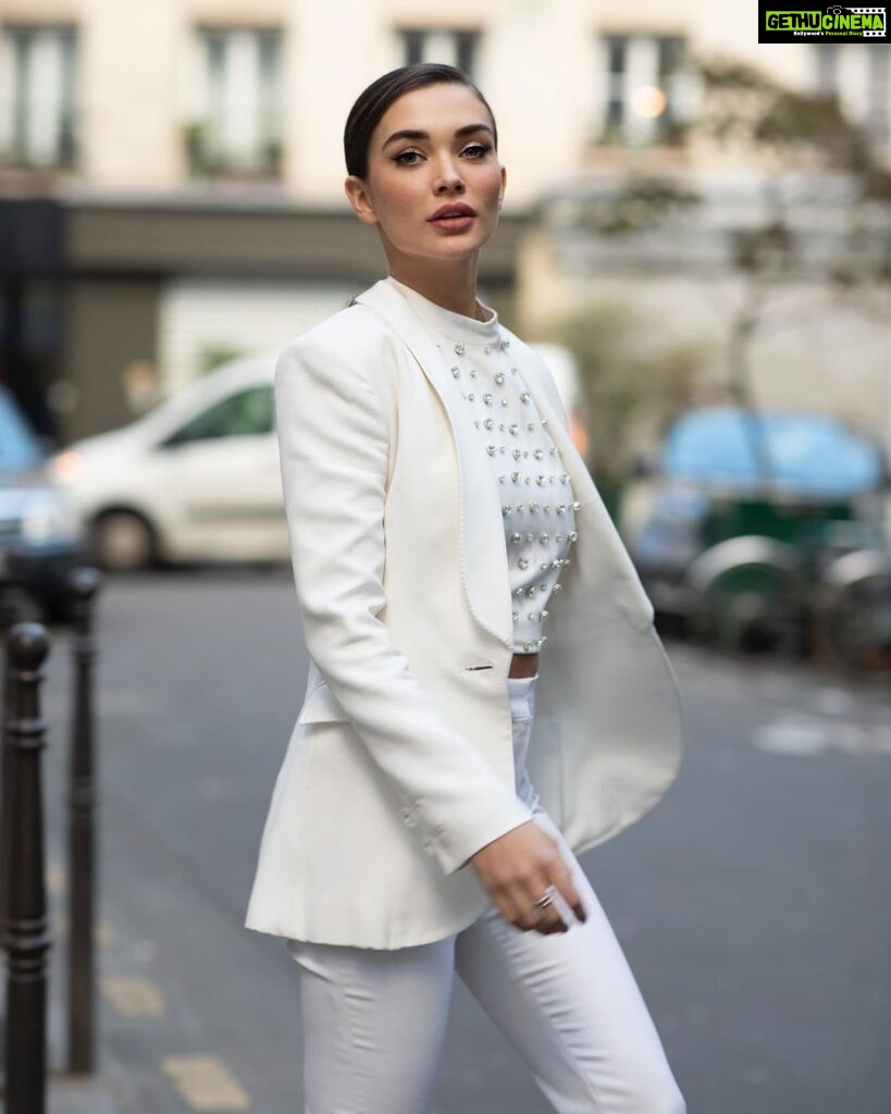 Actress Amy Jackson Instagram Photos and Posts January 2022 | Gethu Cinema