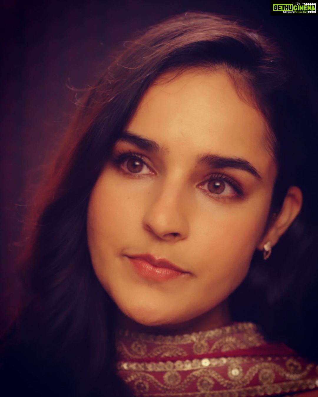 Angira Dhar Instagram – Always remember.. you ARE meme worthy | Gethu ...