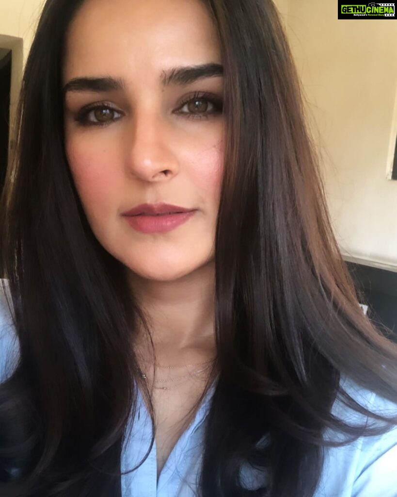 Actress Angira Dhar Instagram Photos and Posts – March 2021 | Gethu Cinema