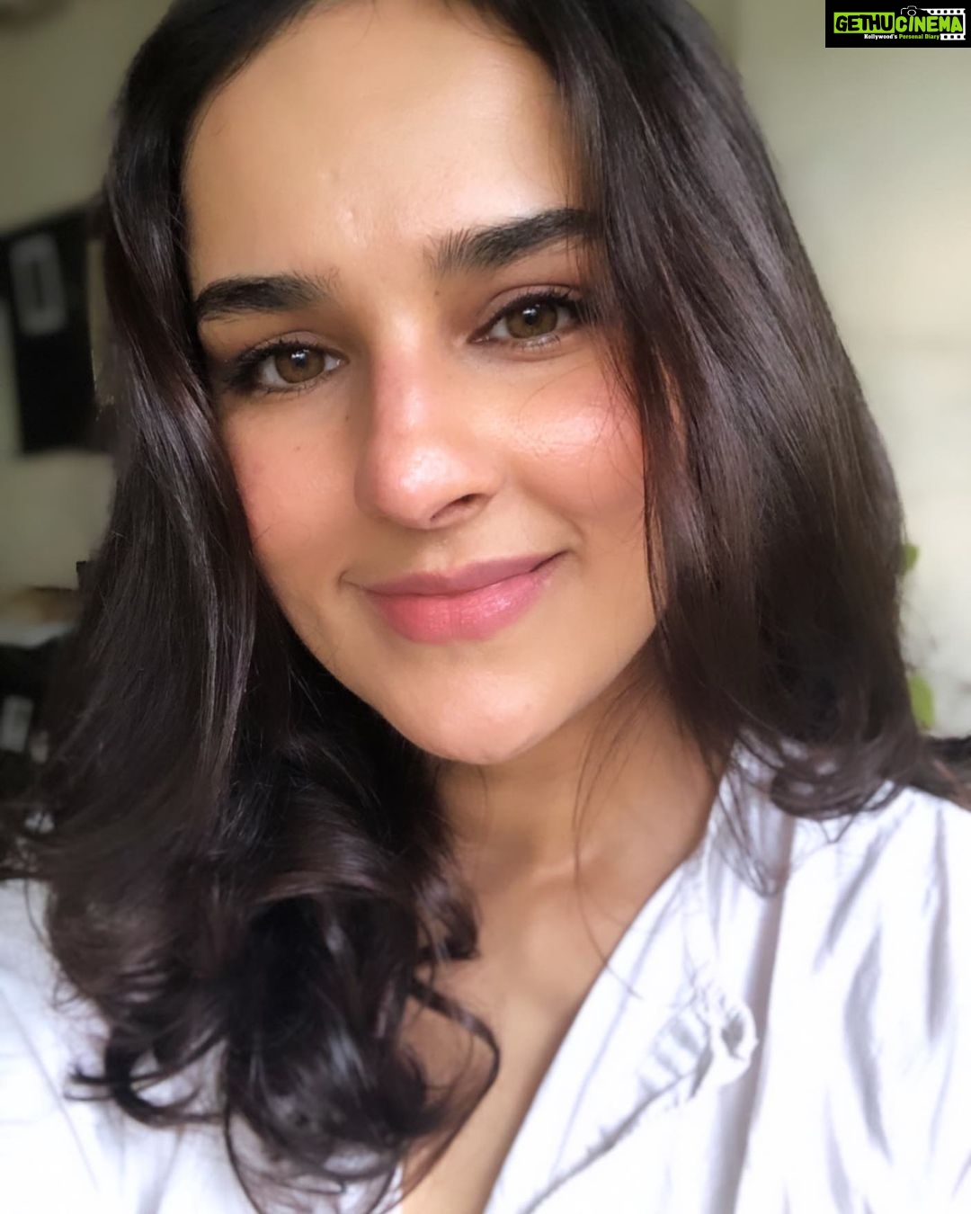 Angira Dhar Instagram – Just.. coz u deserve a smile today..and ...