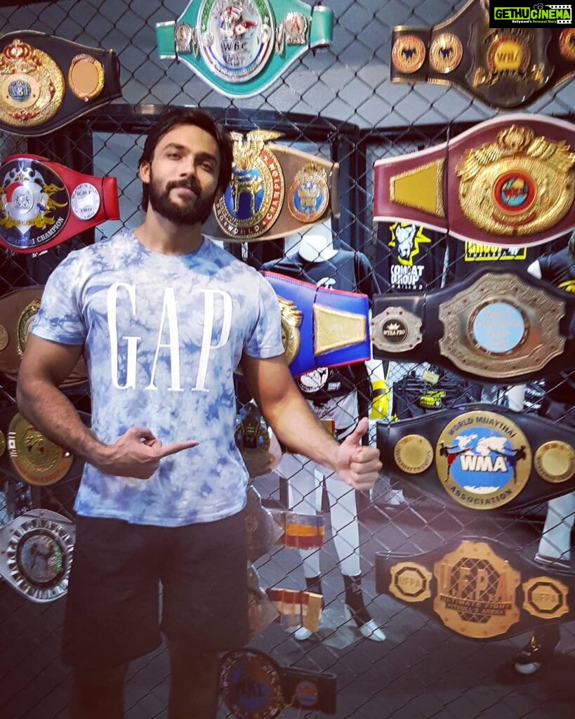 Arav Instagram – PUSH yourself, because No one is gonna do it for you # ...