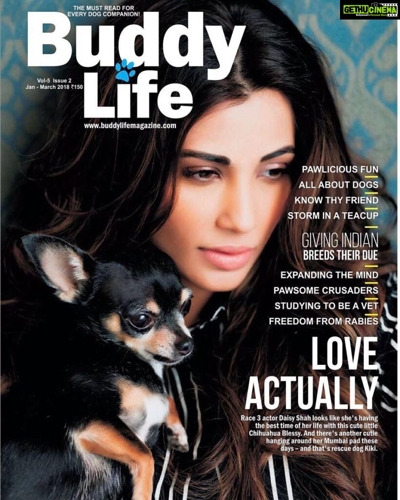 Daisy Shah Instagram – Days like these!!! #MadeANewFriend🕊 #SetLife | Gethu Cinema