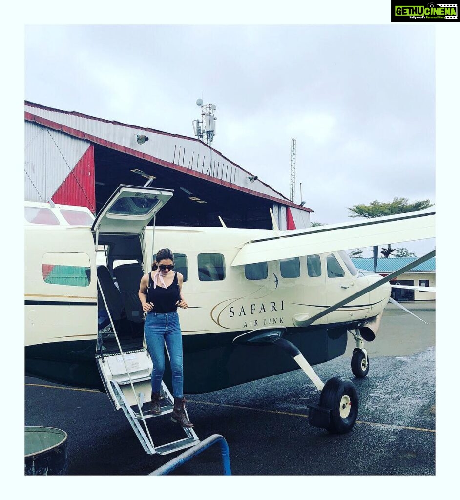 Hansika Motwani Instagram - Simplicity is the ultimate sophistication ...