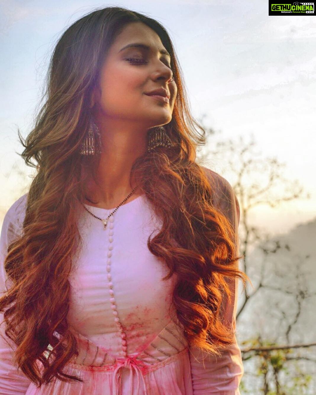 Jennifer Winget Instagram – Stepping into 2018 be like …. happy New ...