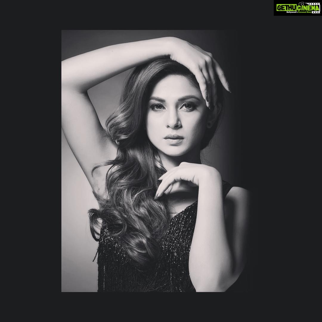 Jennifer Winget Instagram – Class – Middle …still living it and loving ...