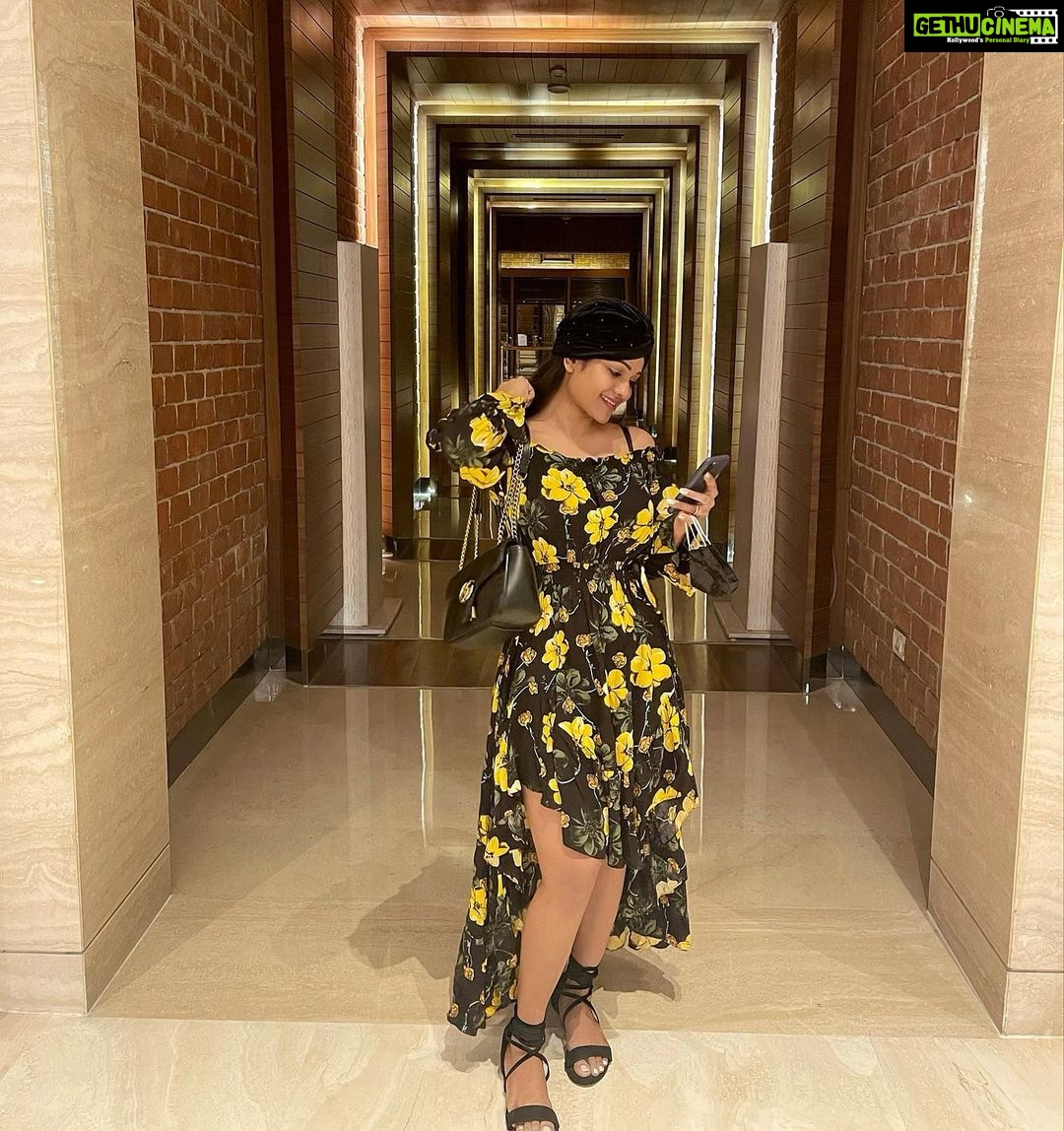 Leesha Instagram – Good evening 💋 | Gethu Cinema