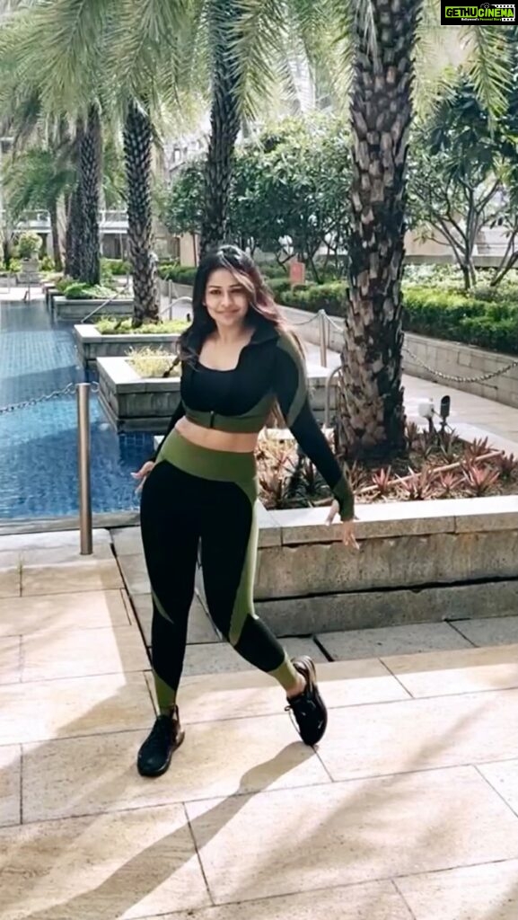 Actress Leesha Instagram Photos and Posts – December 2021 | Gethu Cinema