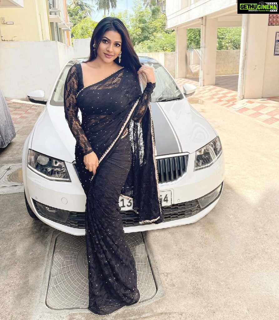 Actress Leesha Instagram Photos and Posts – July 2021 | Gethu Cinema