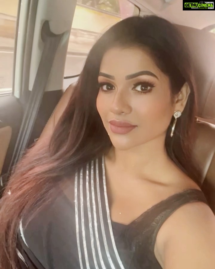 Leesha Instagram – Good day lovlies 😘happy weekend 🎉💋 Much love 💗 # ...