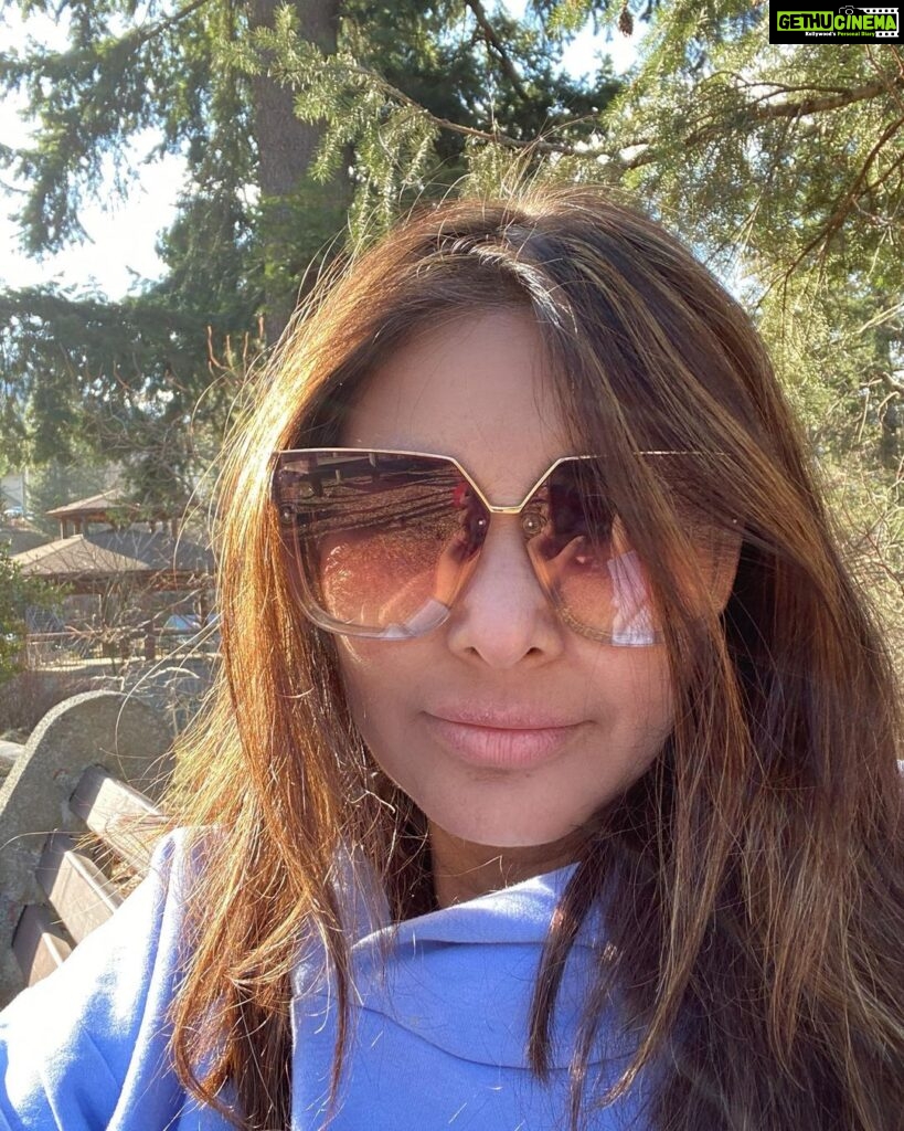 Actress Lisa Ray Instagram Photos and Posts - March 2021 - Gethu Cinema