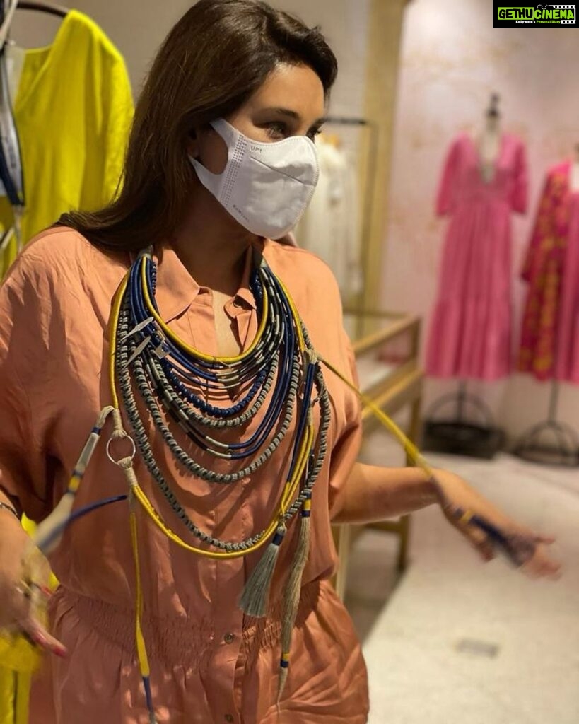 Actress Lisa Ray Instagram Photos and Posts – November 2021 Part 1 ...