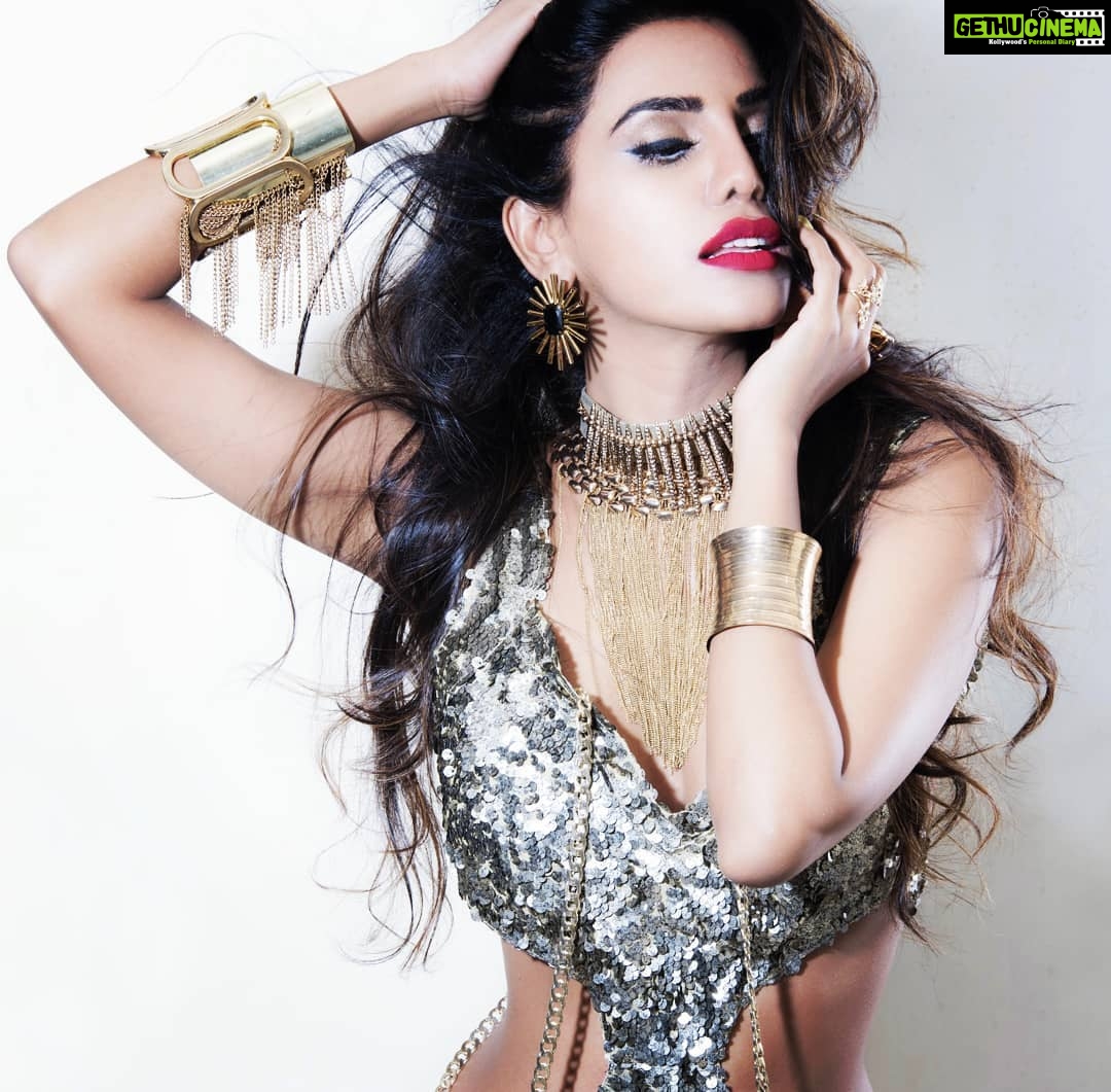 Natasha Suri Instagram – Shot by @haiderkhanhaider Styled by @retesh ...