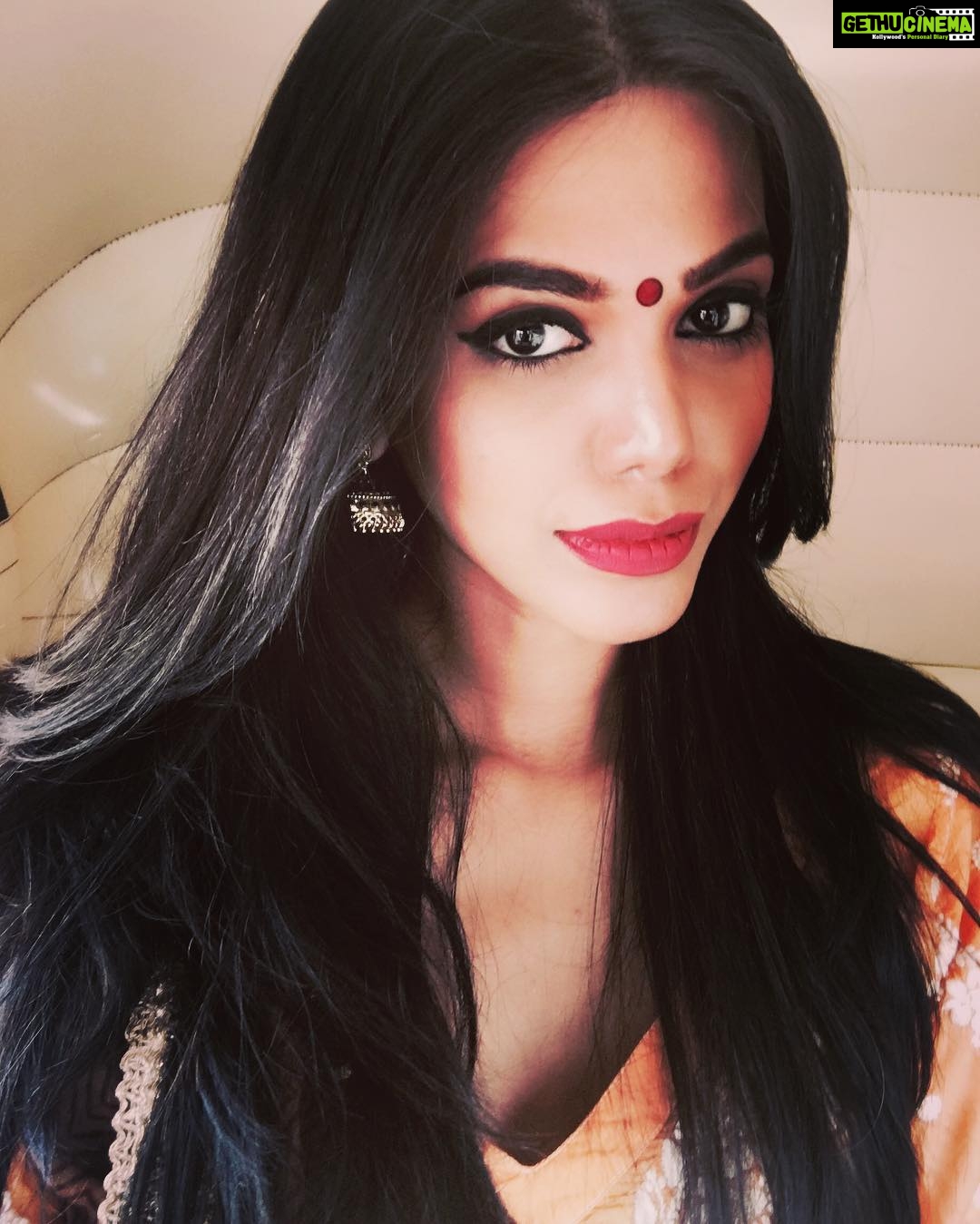 Natasha Suri Instagram – Living up to my ‘half south indian’ (telugu ...