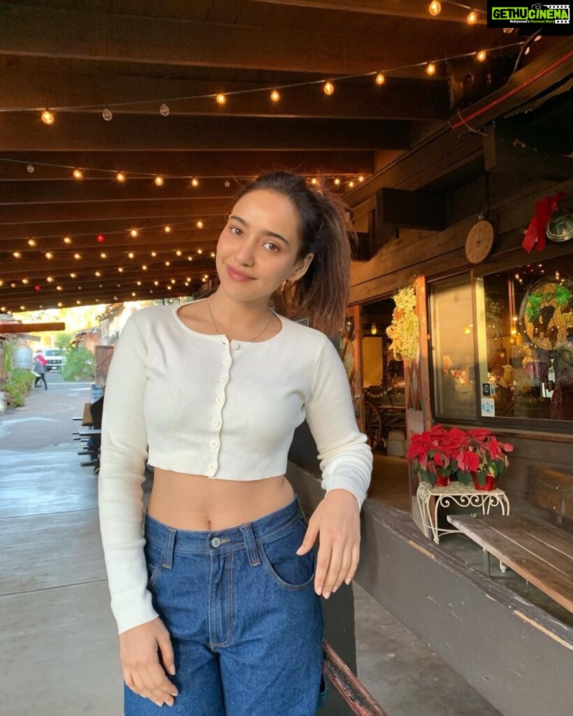 Actress Neha Sharma Instagram Photos and Posts September 2019 | Gethu ...