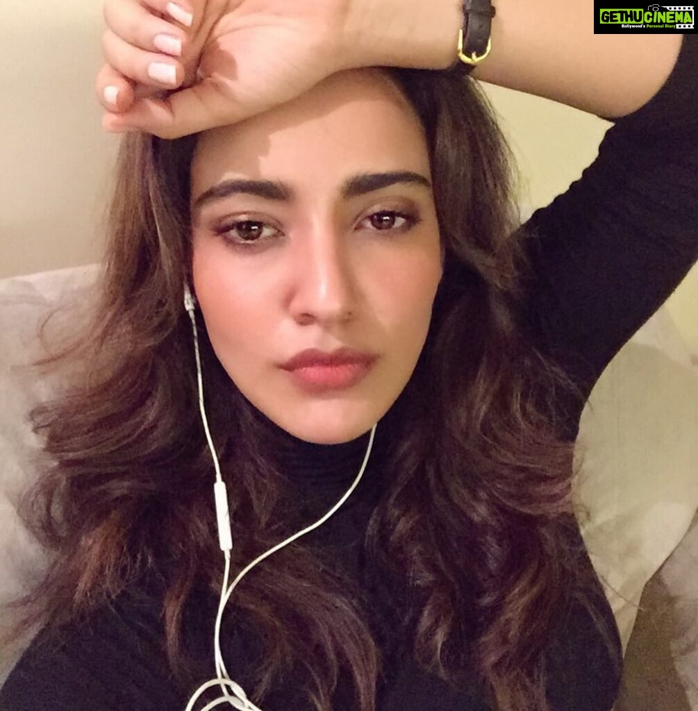 Actress Neha Sharma Instagram Photos and Posts October 2017 | Gethu Cinema