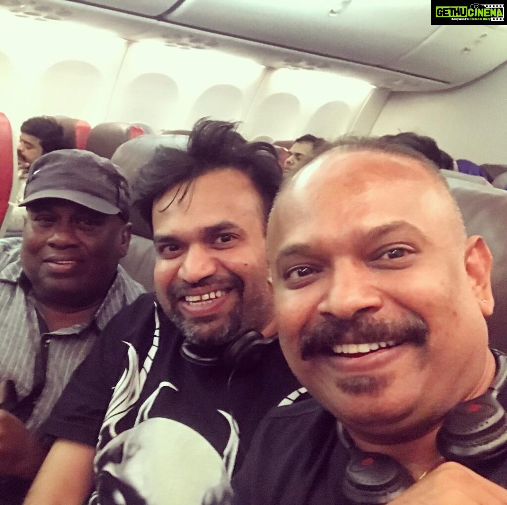 Premgi Amaren Instagram - Selfie with Senthil sir 😋 - Gethu Cinema