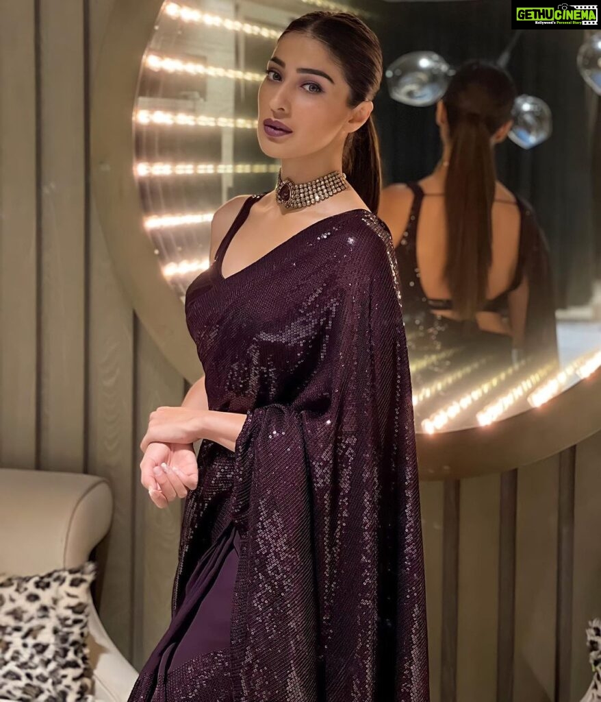 Raai Laxmi Instagram - Never get so busy making a living That u forget ...