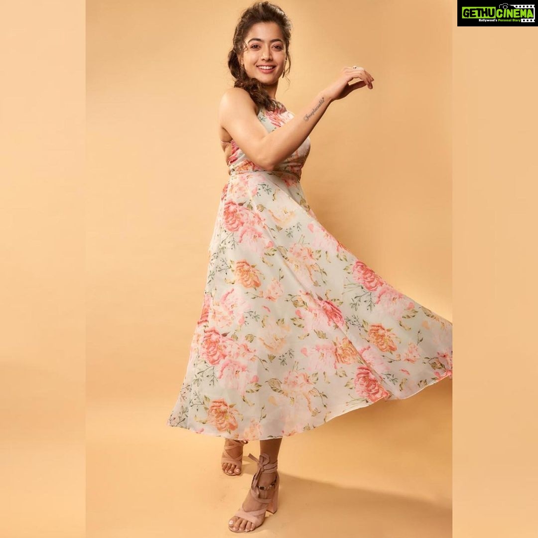 Rashmika Mandanna Instagram – Styling: @geetikachadhaofficial Outfit ...