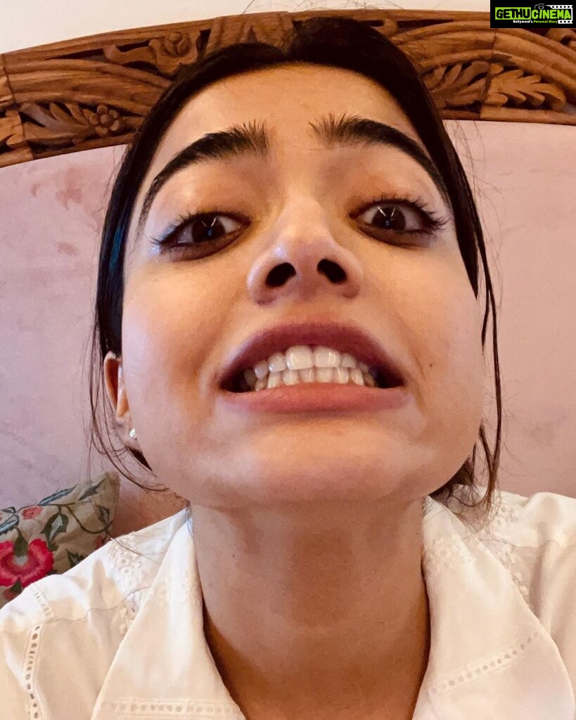 Rashmika Mandanna Instagram - @reneeofficial adding glam to my eyes ...