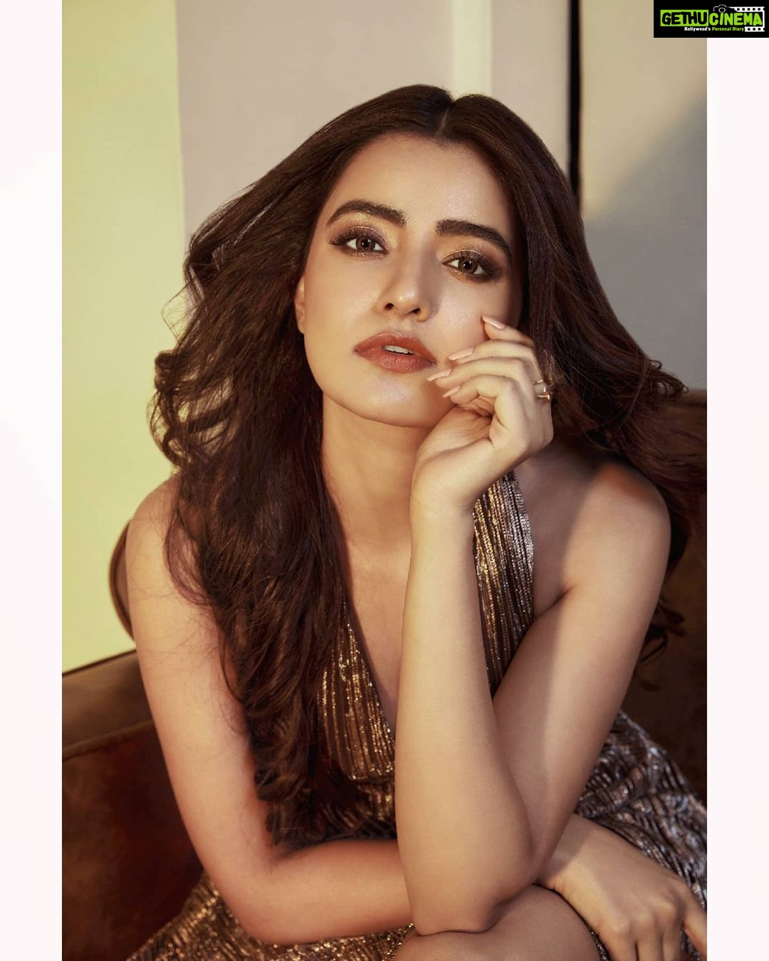 Actress Rukshar Dhillon Instagram Photos and Posts – December 2021 ...