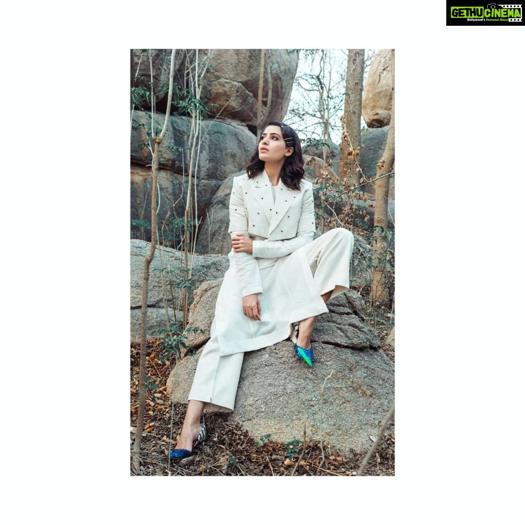 Samantha Instagram – Outfit @ode.to.odd Styled by @jukalker 📸 ...