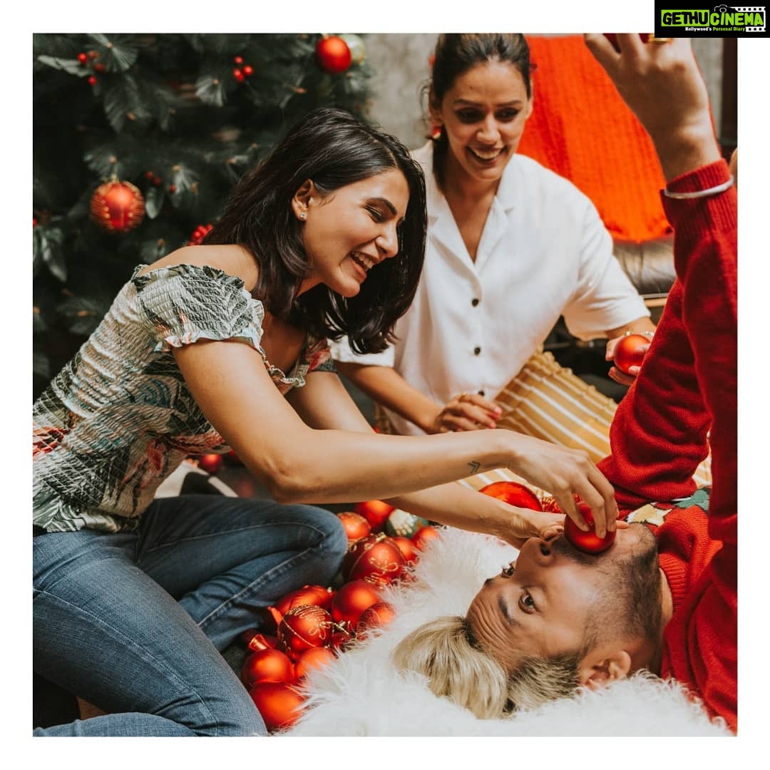 Samantha Instagram – These cuties and our yearly tradition… decorating ...