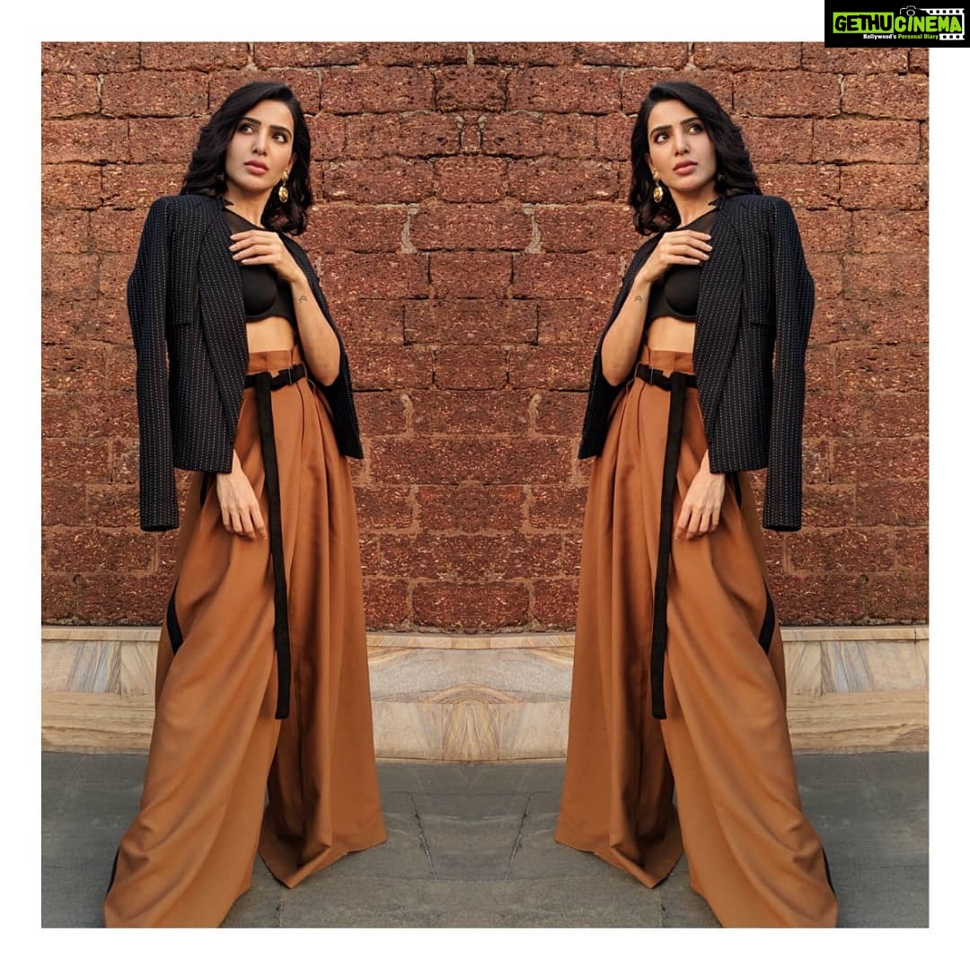 Samantha Instagram – Outfit by @esseclothing Vintage @chanelofficial ...