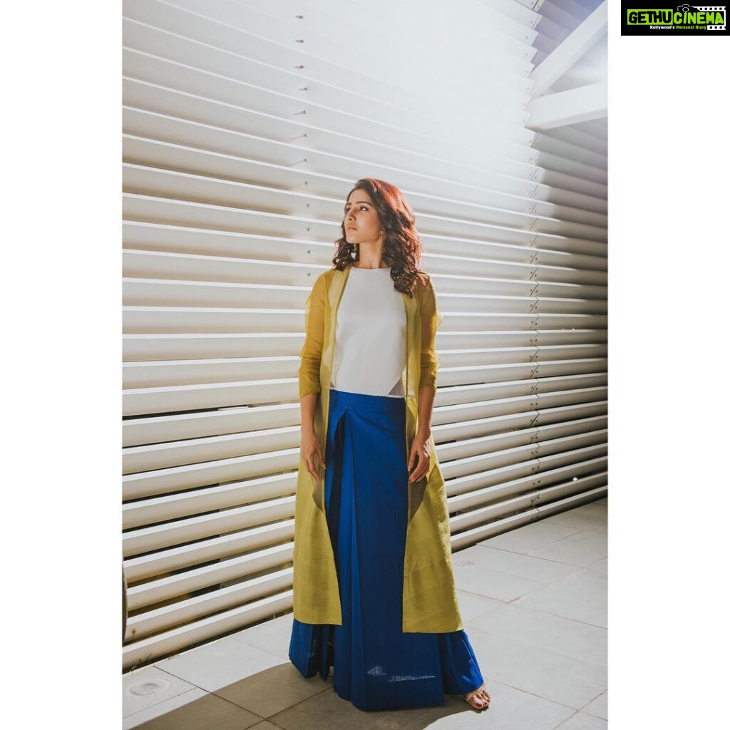 Samantha Instagram - Makeup @tokala.ravi hair @chakrapu.madhu 💛💛 ...