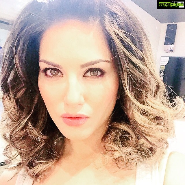 Sunny Leone Instagram – Getting ready for a fun day on the sets of ...
