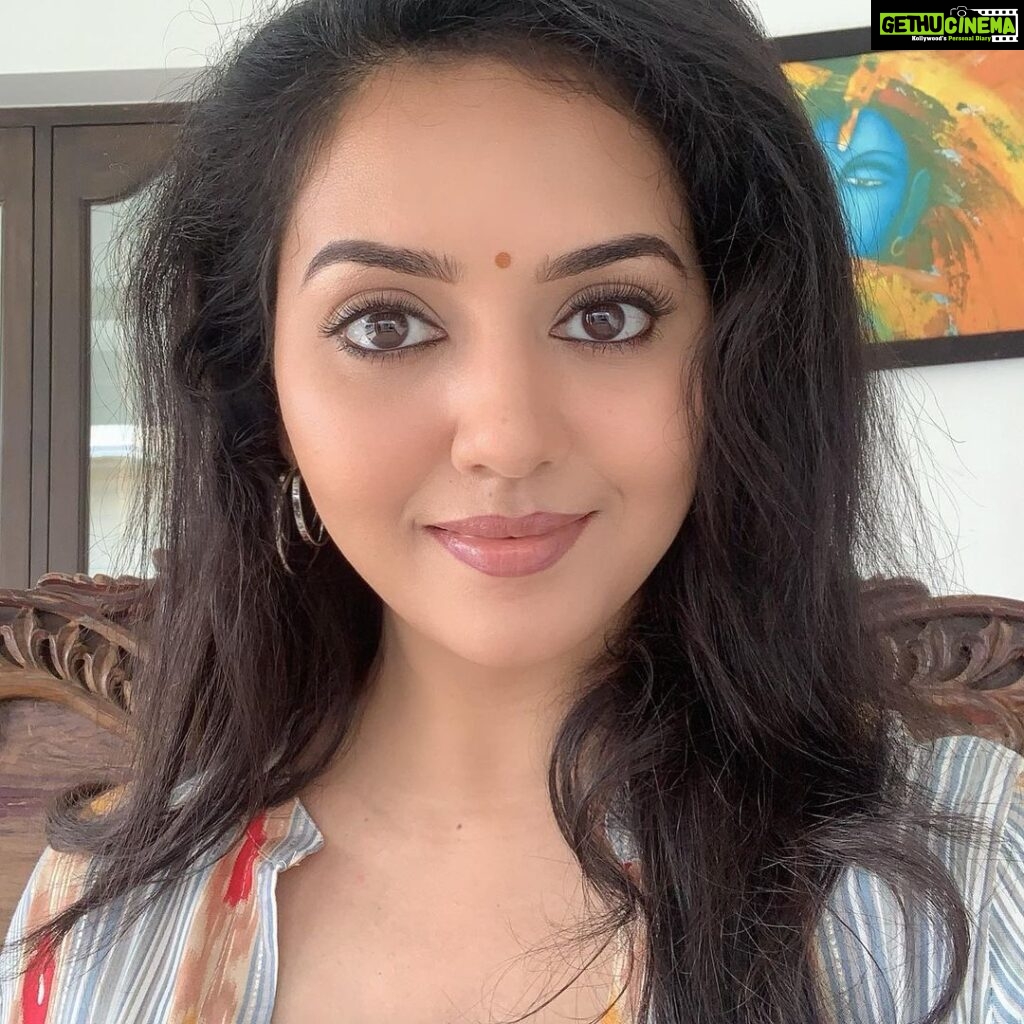 Vidhya Instagram - 🧡🤎 - Gethu Cinema