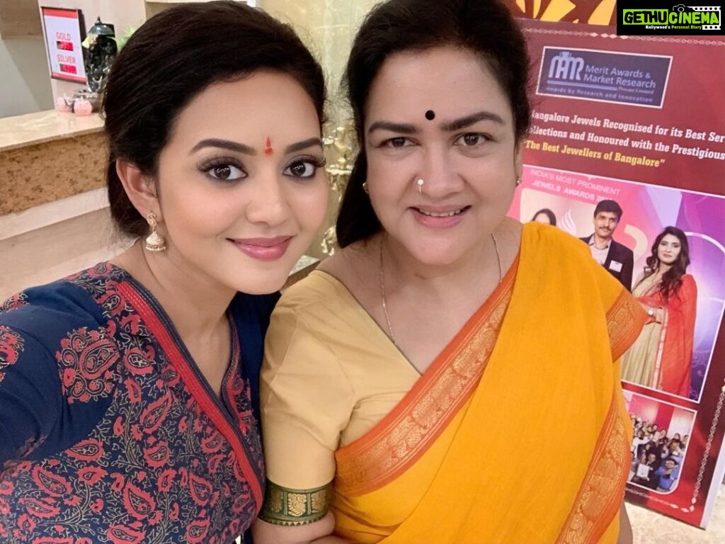 Actress Vidhya Instagram Photos and Posts – November 2019 | Gethu Cinema
