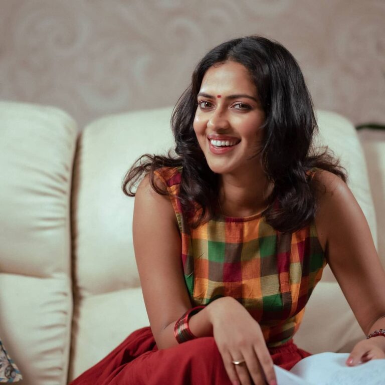 Amala Paul Wiki, Biography, Age, Gallery, Spouse and more