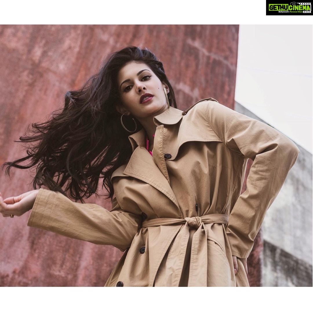 Amyra Dastur Instagram – 🌬🌬🌬🌬🌬🌬🌬🌬🌬 . . . 📸 @ridgefernandes Hair & Makeup @nilambkenia . 👗 @431 ...