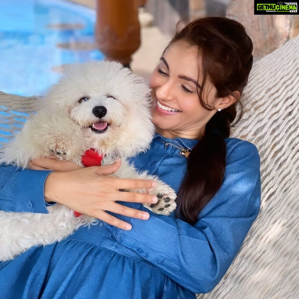 Andrea Jeremiah Instagram - Missing my balcony 🥺 #homesweethome 🏠 ...